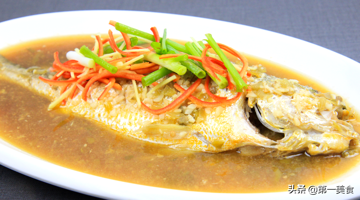 The chef teaches you how to steam yellow croaker! The fish that no one ...