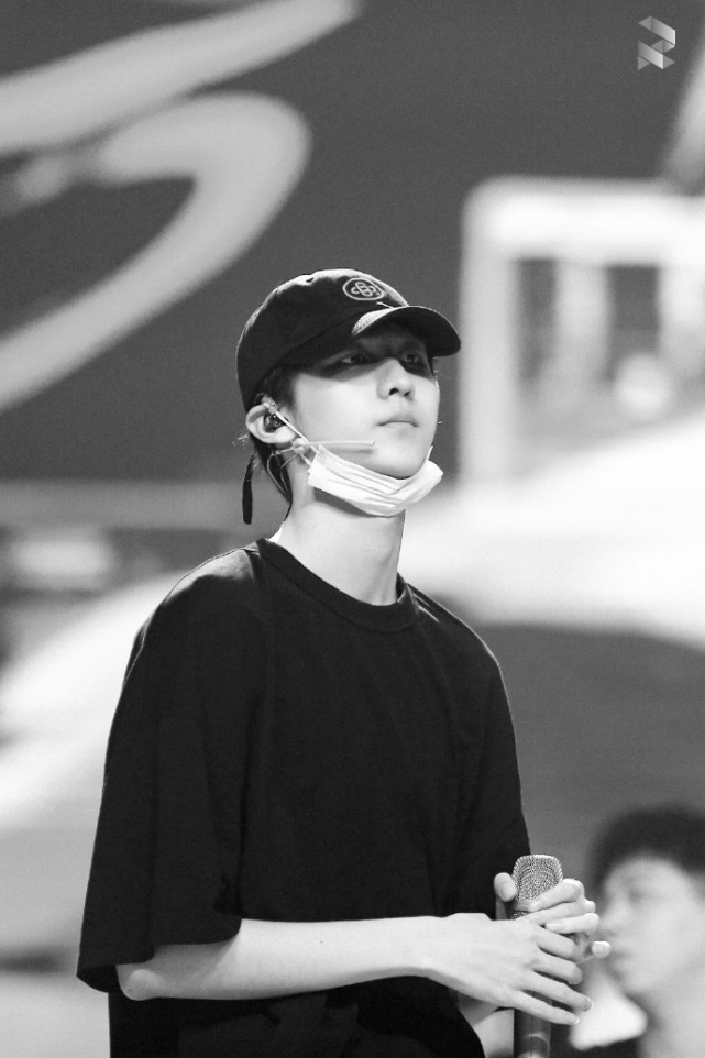 Zhao Rang changed his name to Zhou Zhennan to join the variety show ...