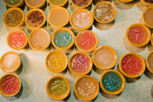 Guangzhou bozai cake costs 3 yuan for 1 cent - iNEWS