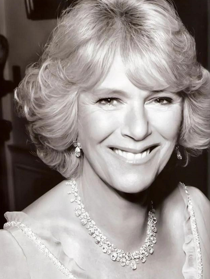 Charles and Camilla entangled for 50 years, crying for her 4 times, 3 ...