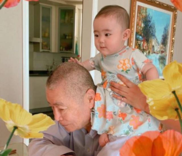 82-year-old Liu Shikun built a piano academy for her eight-month-old ...