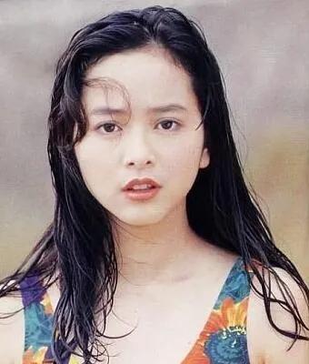 Ye Yunyi married the playboy Chen Bohao at the peak of 22 years old ...