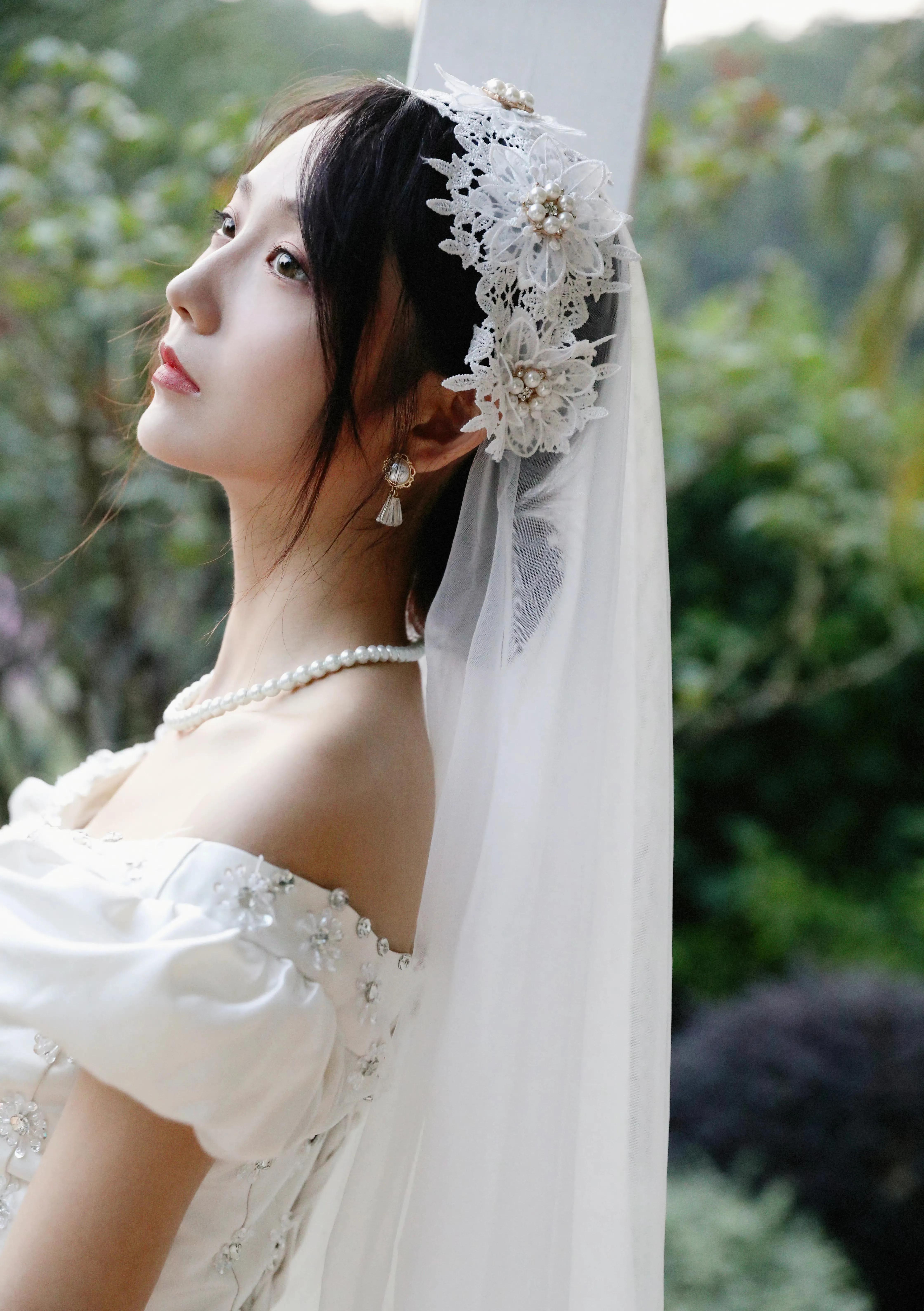 Looking at the stars from the abyss Liu Lifei - iNEWS