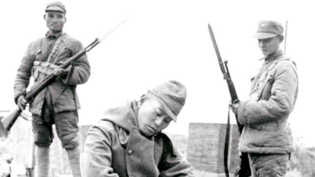 In 1945, a Japanese army invaded China died. The People's Liberation ...