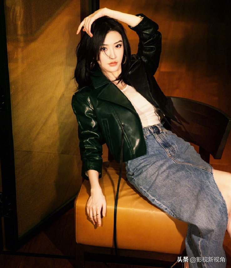 Jing Tian posted a cover photo of the April issue, with more than 1.5 ...