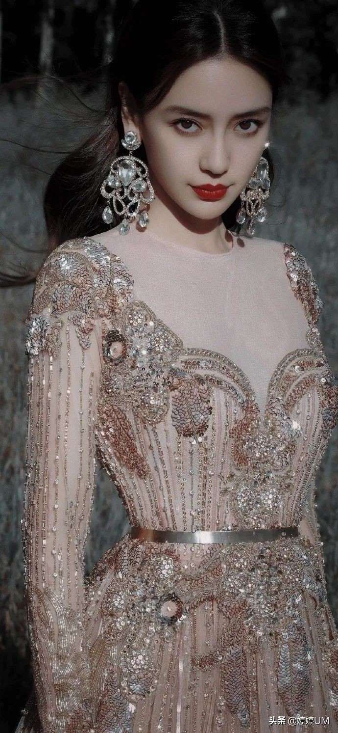 Angela baby Yang Ying, she is so charming - iNEWS