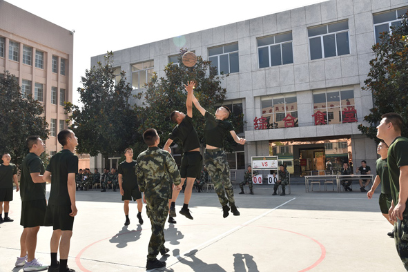 Get high!The National Day of the little brothers in the barracks is ...