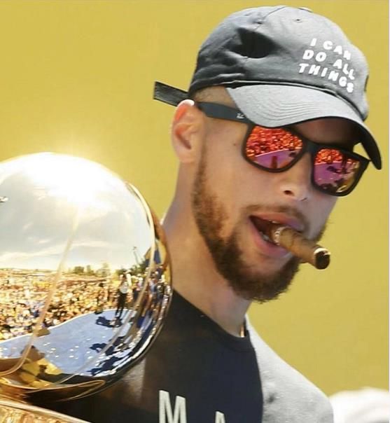 NBA superstar smoking cigar photo: Jordan domineering side leakage ...