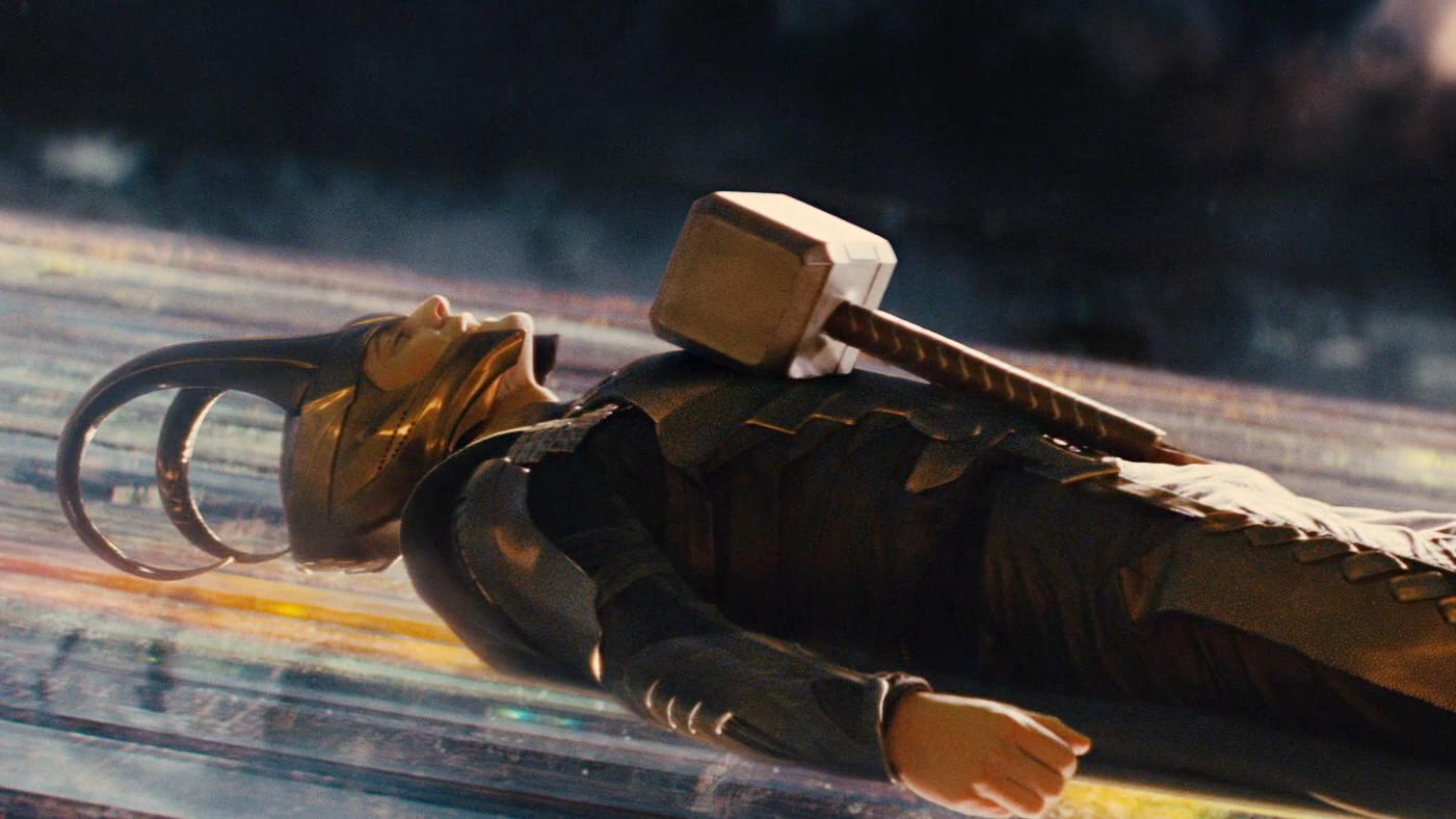 When Captain Marvel was pressed by Thor's Hammer, why didn't he smash ...