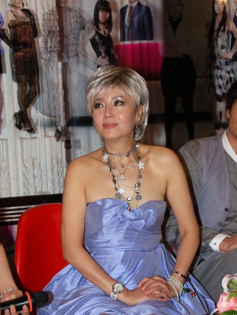 Tian Niu succeeded in dressing up tenderly, her grandmother has a ...