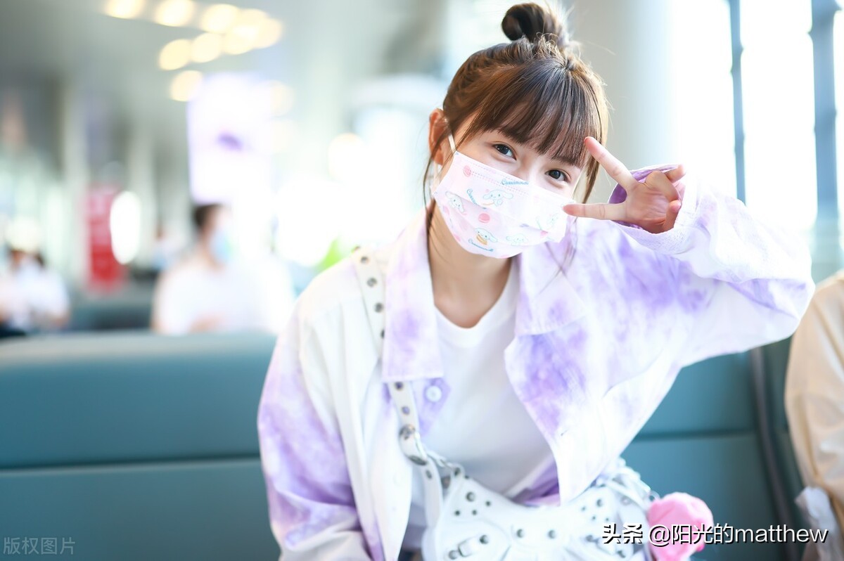 Lin Xiaozhai appeared at the airport, dressed up and casually tied the ...