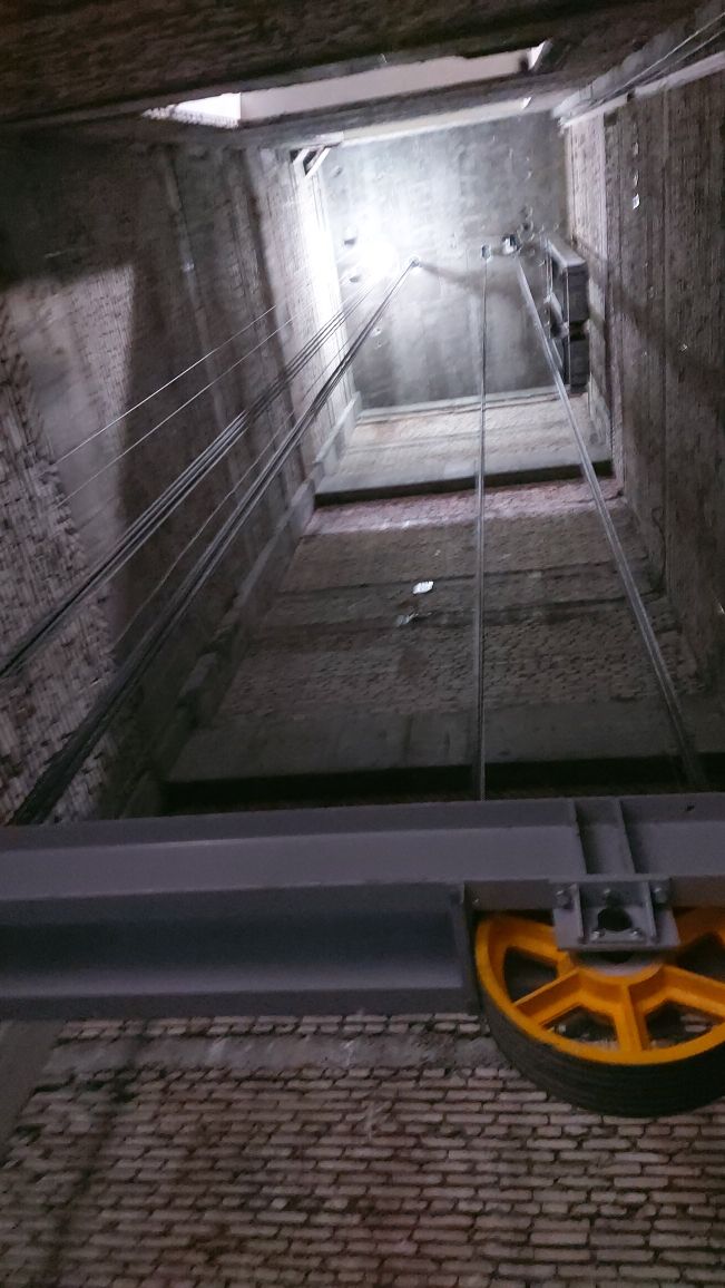 The elevator track is installed - iNEWS