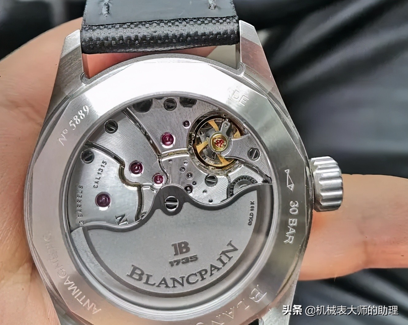 What is the basis for the classification of watch grades?What level ...