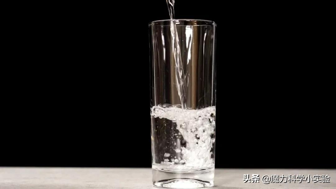 Magic science experiment, we drink water every day, but this matter has ...