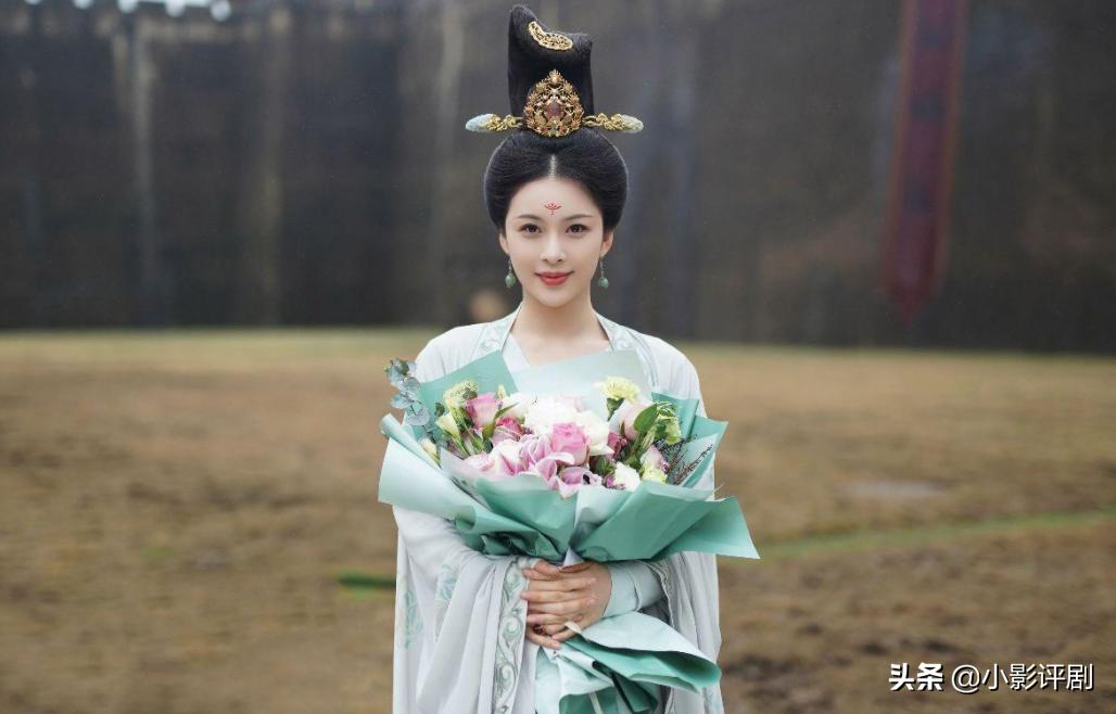 From actor to anchor, Zhao Yingzi earns millions every day, she chose ...