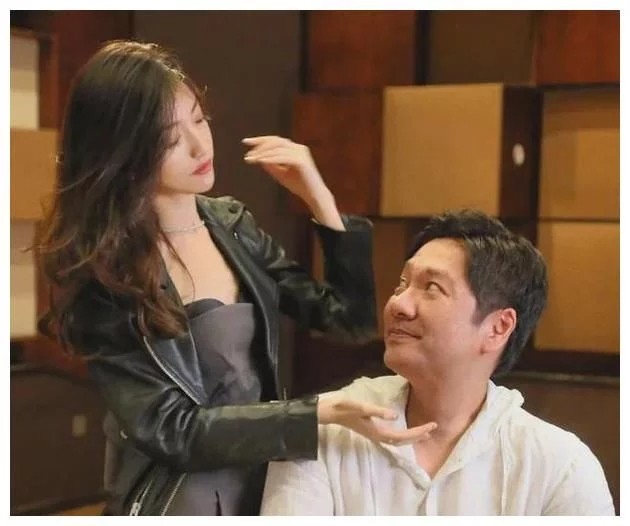 The famous musician Lin Hai, who married a tender wife of 27 years ...