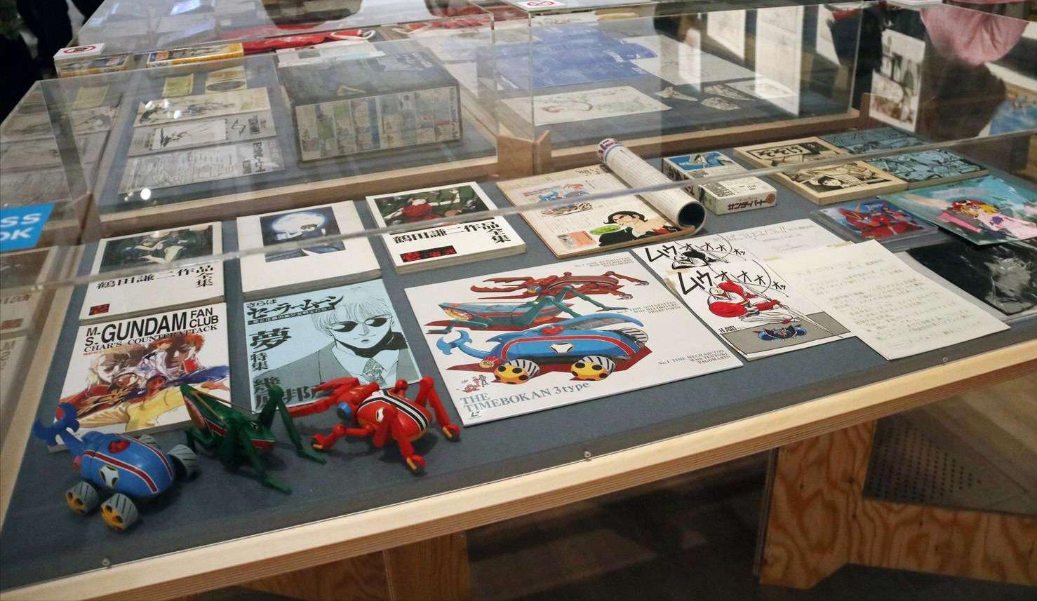 Anno Hideaki and his solo exhibition, a man playing animation, machine ...