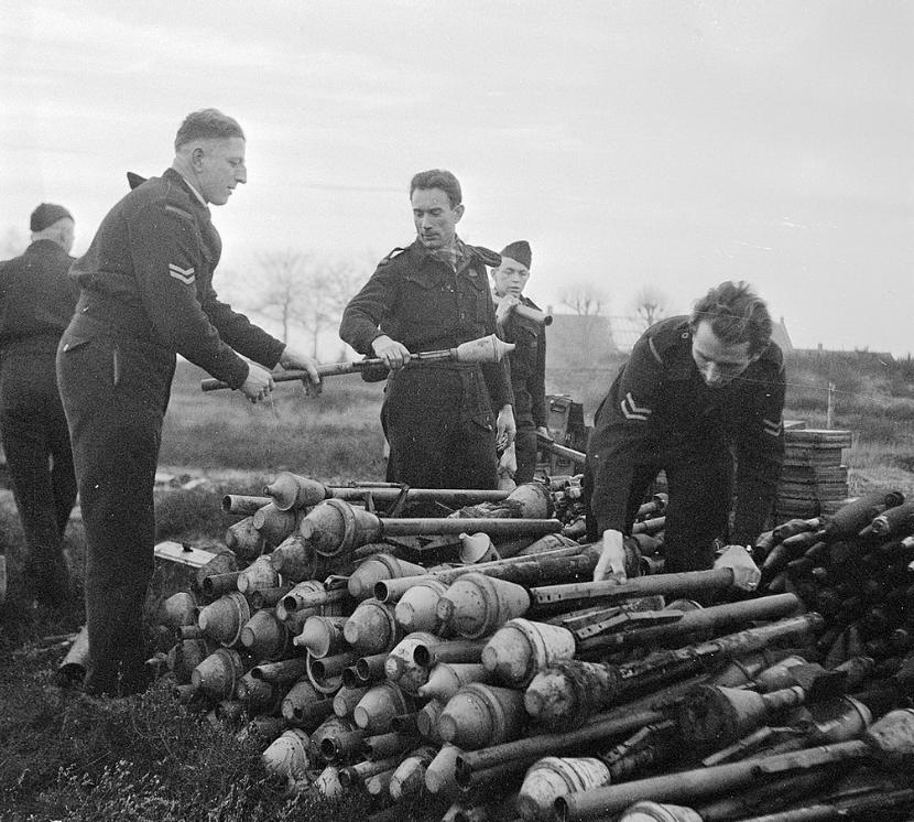 Magnetic landmine HHL: Why did the German anti-tank weapon of World War ...