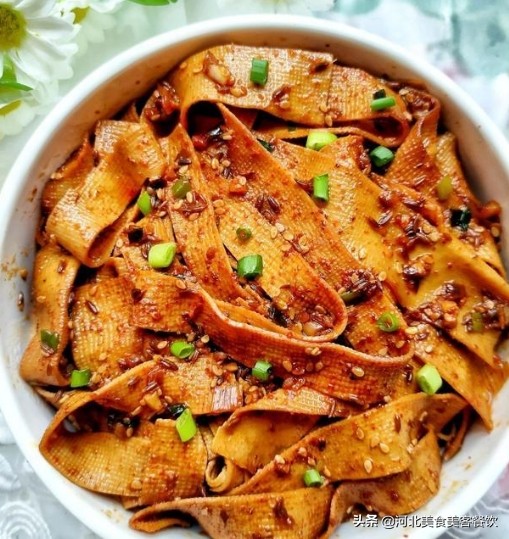 How is the spicy appetizing cumin bean curd made delicious? - iNEWS