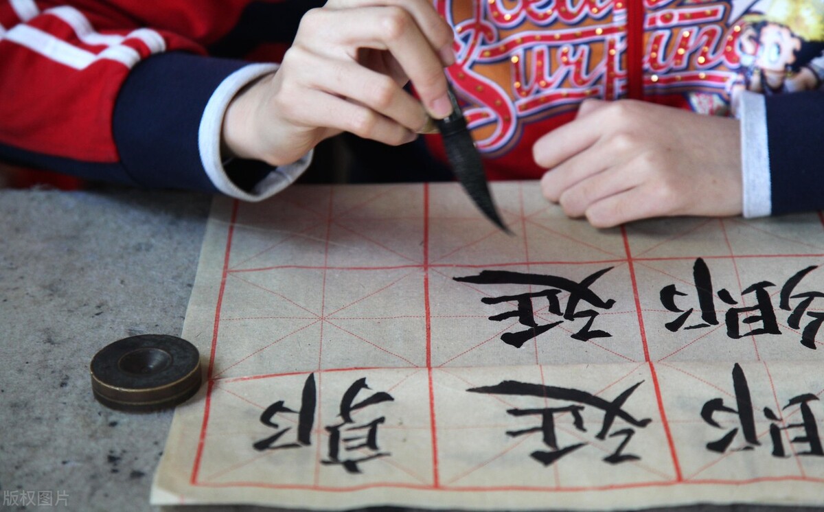 The professor practices calligraphy on beautiful women!Expert: The body ...