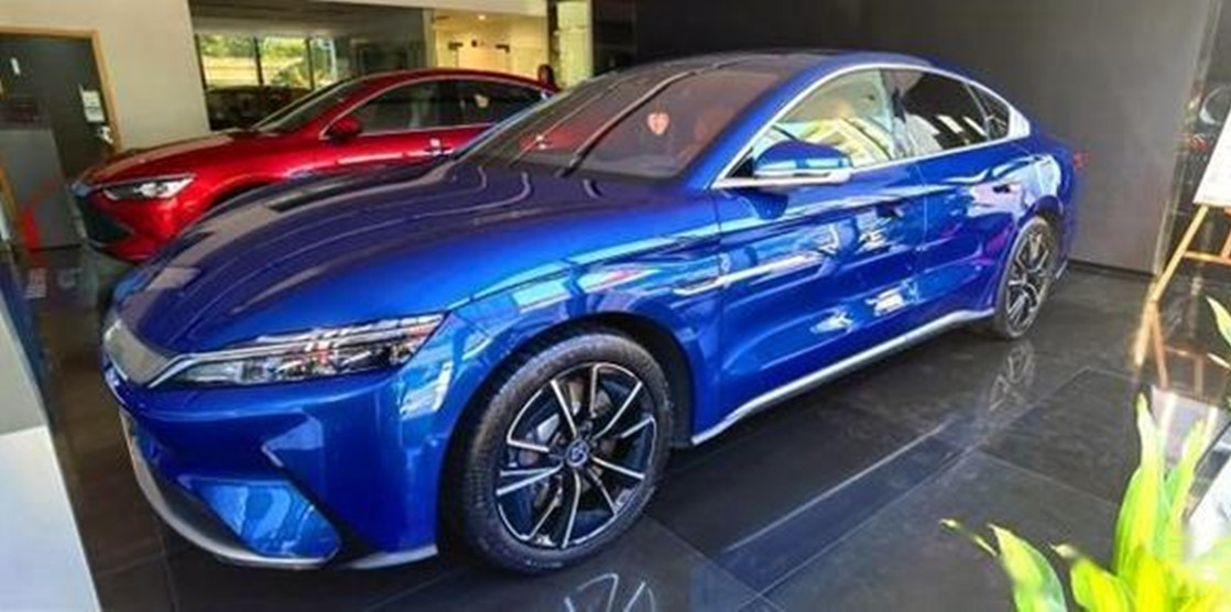 BYD Han's new model is exposed, using aurora blue + golden scale orange ...
