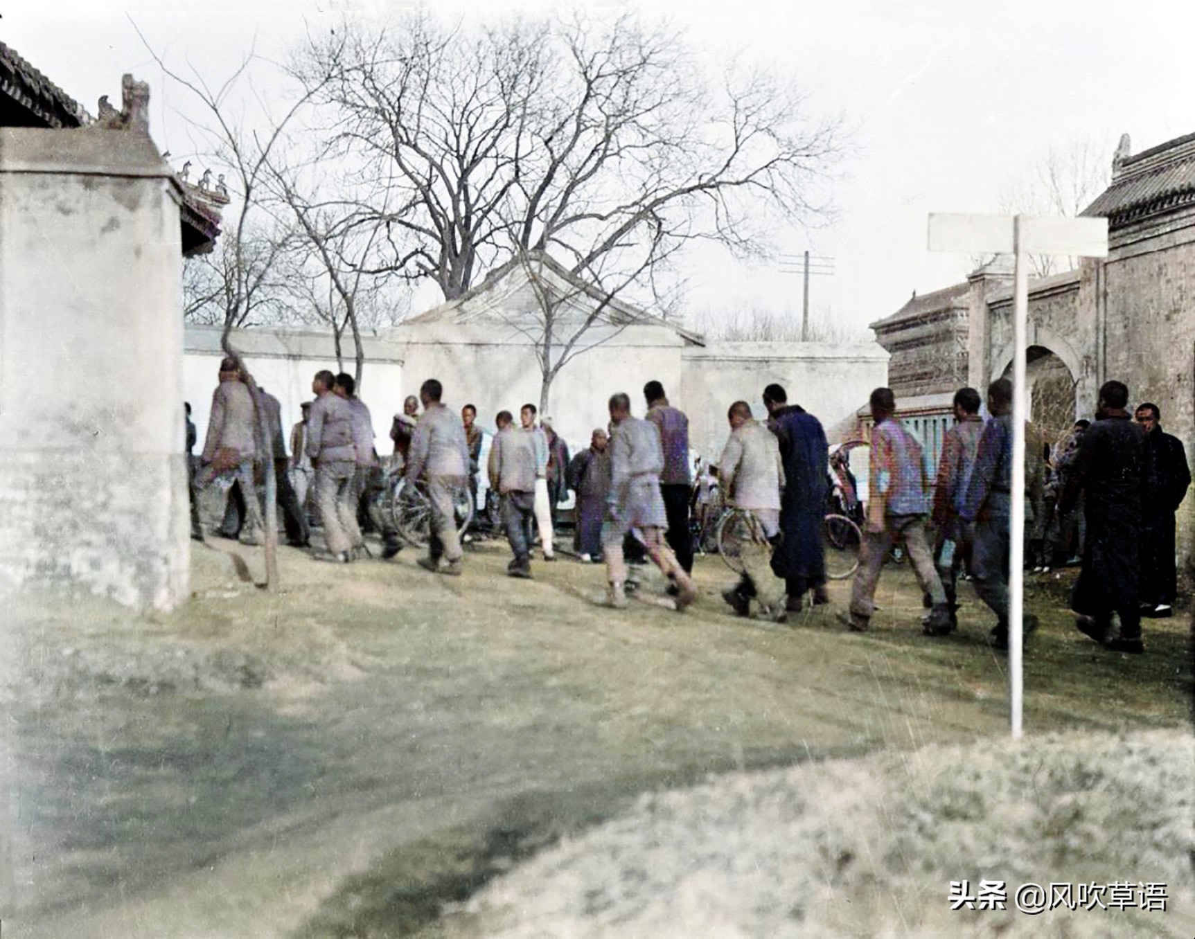 In Beijing Prison in 1919, the gallows were gruesome and the prisoners ...