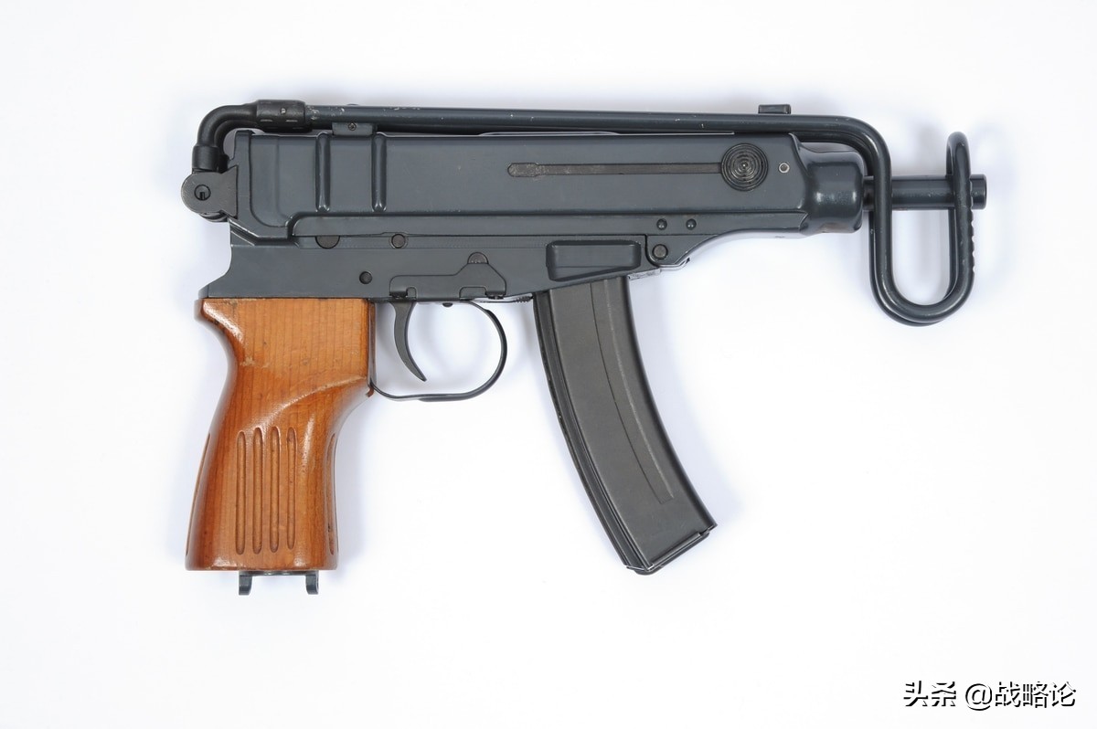 The domestic version of the "Box Cannon", Type 80 submachine pistol ...
