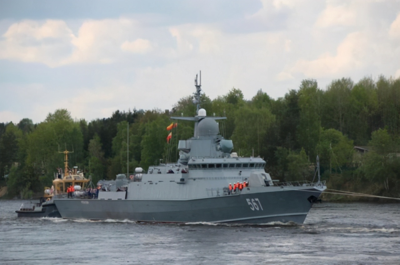 Less than 1,000 tons can be called the smallest Aegis ship, equipped ...
