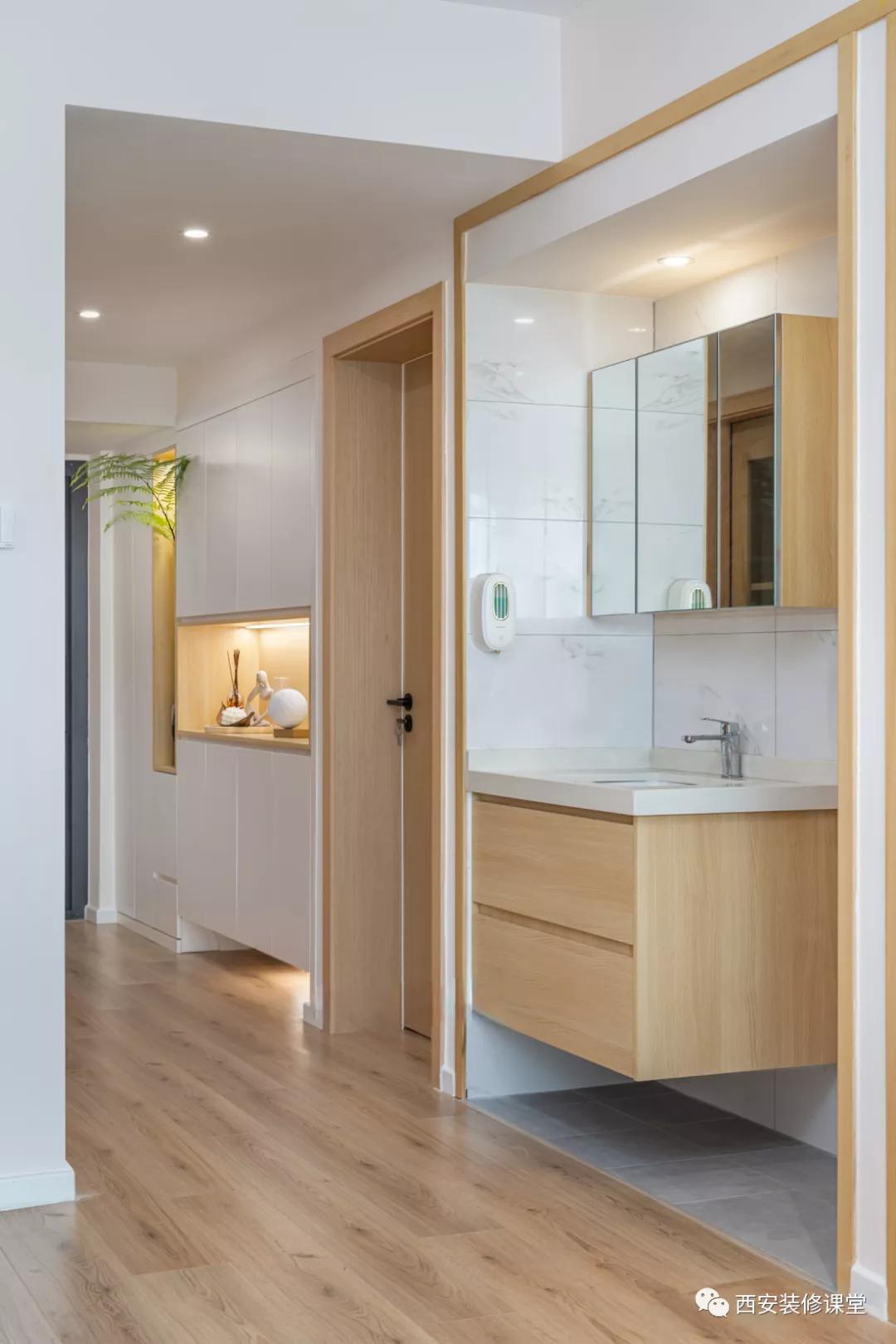 Two rooms of 85 square meters make a separate cloakroom, and the ...