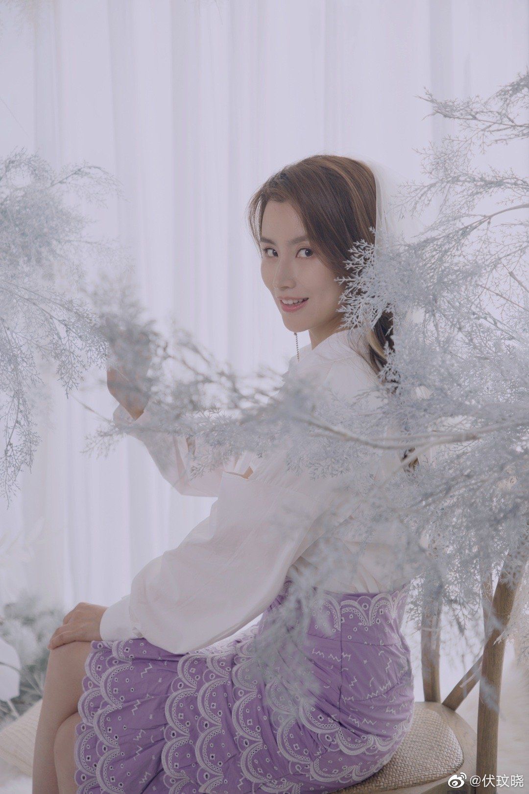 One of Baili's hosts, Fu Wenxiao, has beautiful photos, white and ...