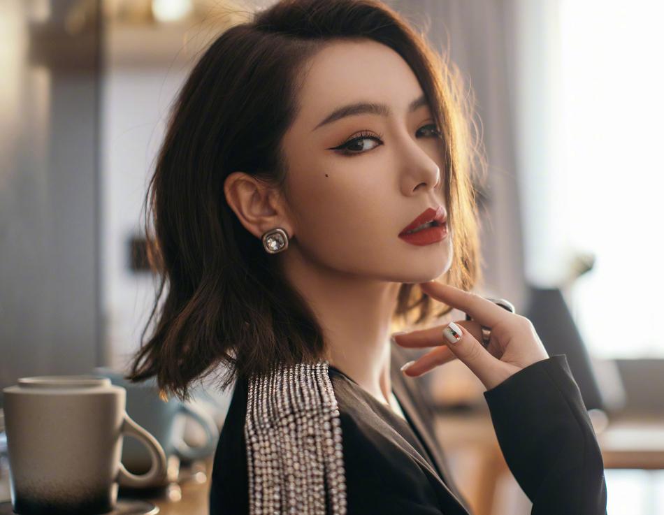 Qi Wei has short hair and finishing work photos, and the royal sister ...