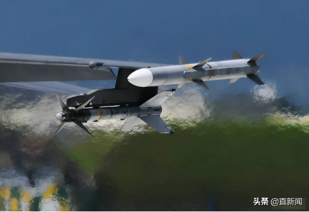 Taiwan military first announced the AIM-120 local shooting pictures - iNEWS