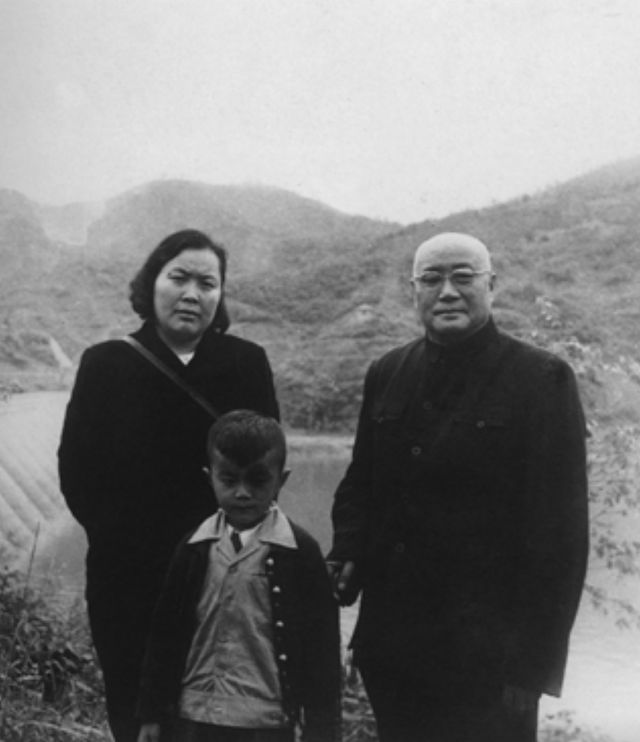 Wang Ronghua: Married to Liu Bocheng at the age of 19, love and respect ...