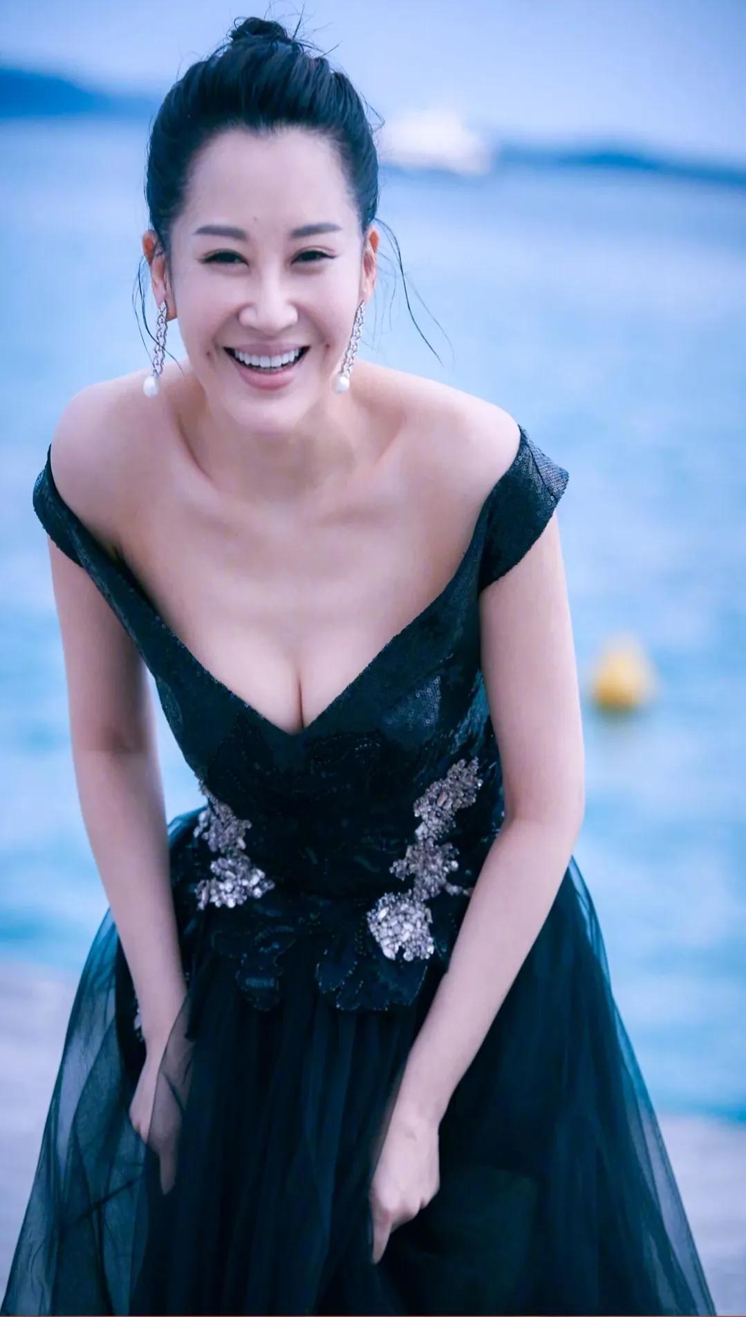 Have a girly heart Xu Qing - iNEWS