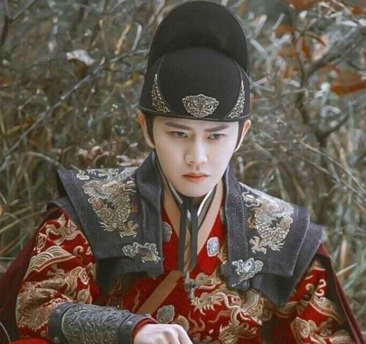 Ren Jialun, who is not a college graduate, got married at an early age ...