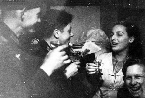 Old photo of World War II: French prostitute who was bullied by the ...