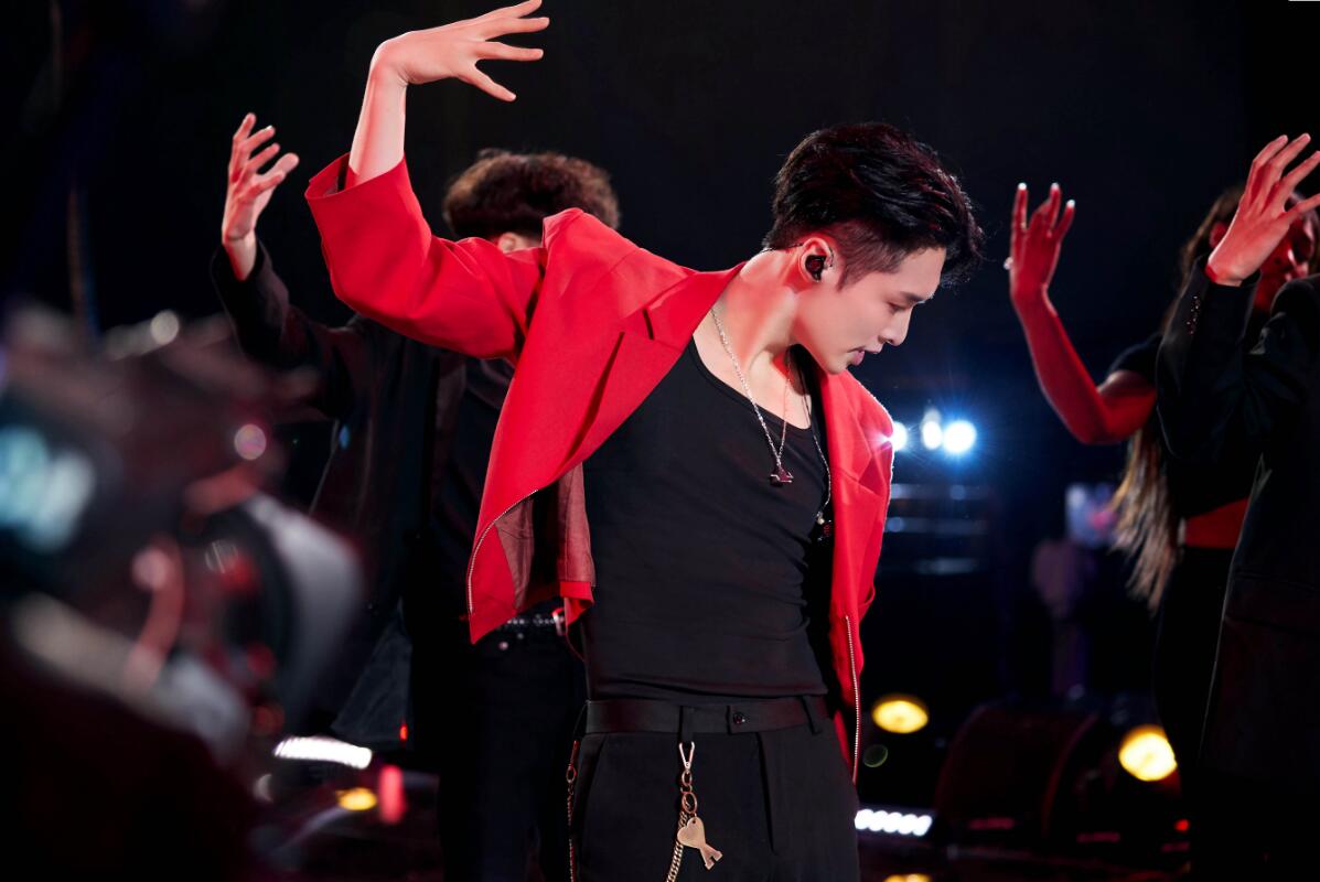 From a little sheep to a big bad wolf, Zhang Yixing, who is held in the palm of the hand by 5 ...