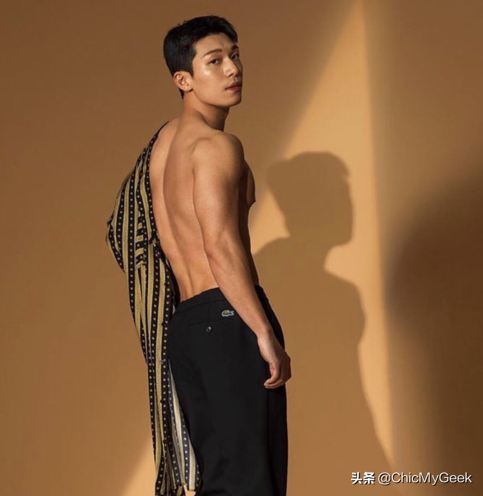 "Squid Game" Huang Junhao dances to thank fans!Overbearing wolf dog type unexpected contrast ...