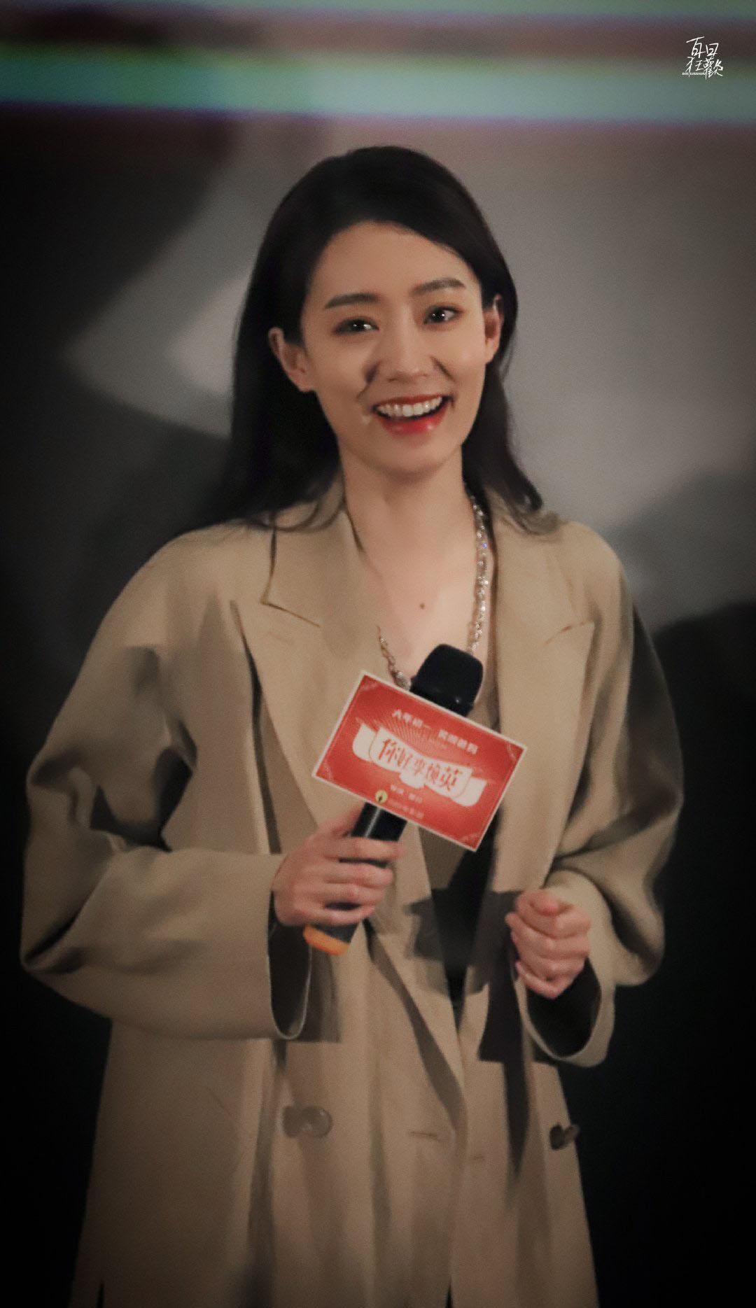 Zhang Xiaoxi is so beautiful! Seeing Jasling's eyes are gentle, the whole body is wearing a true ...