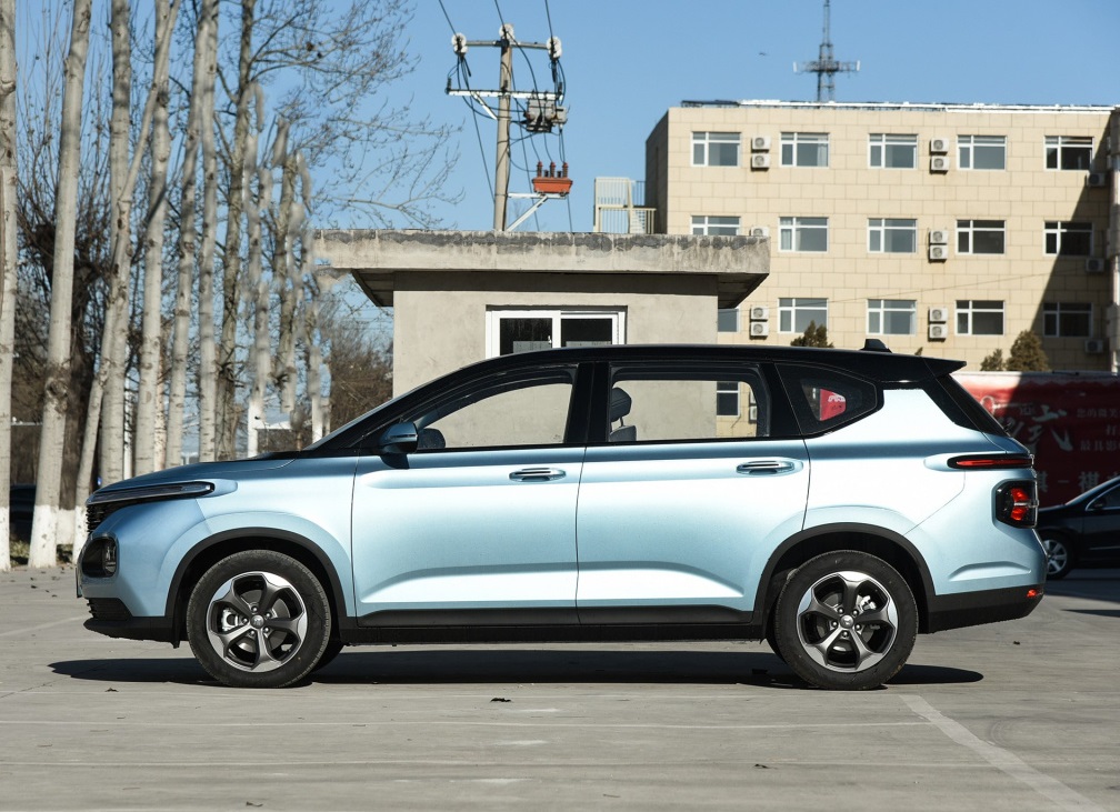 More comfortable than seven seats and more practical than five seats ...