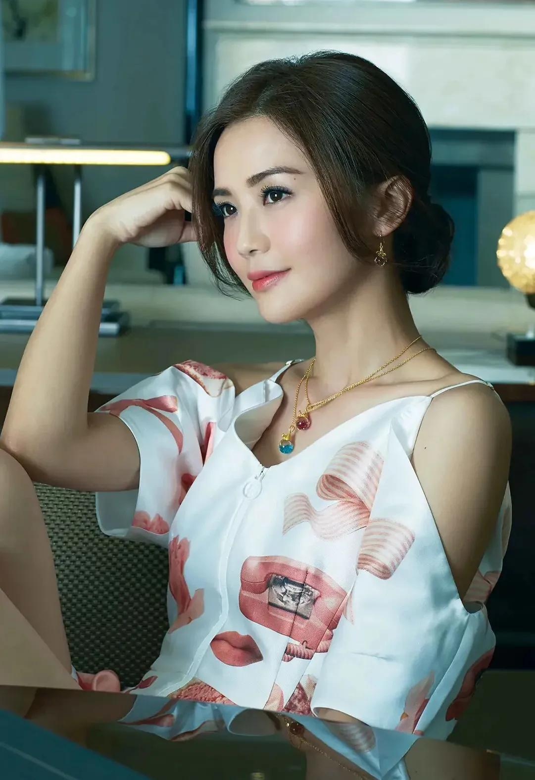 A set of Charlene Choi's exquisite photo gallery: Fully show the charm ...
