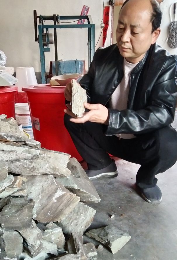 Zhao Yanlin: Focus on the traditional skills of Ru porcelain, never ...