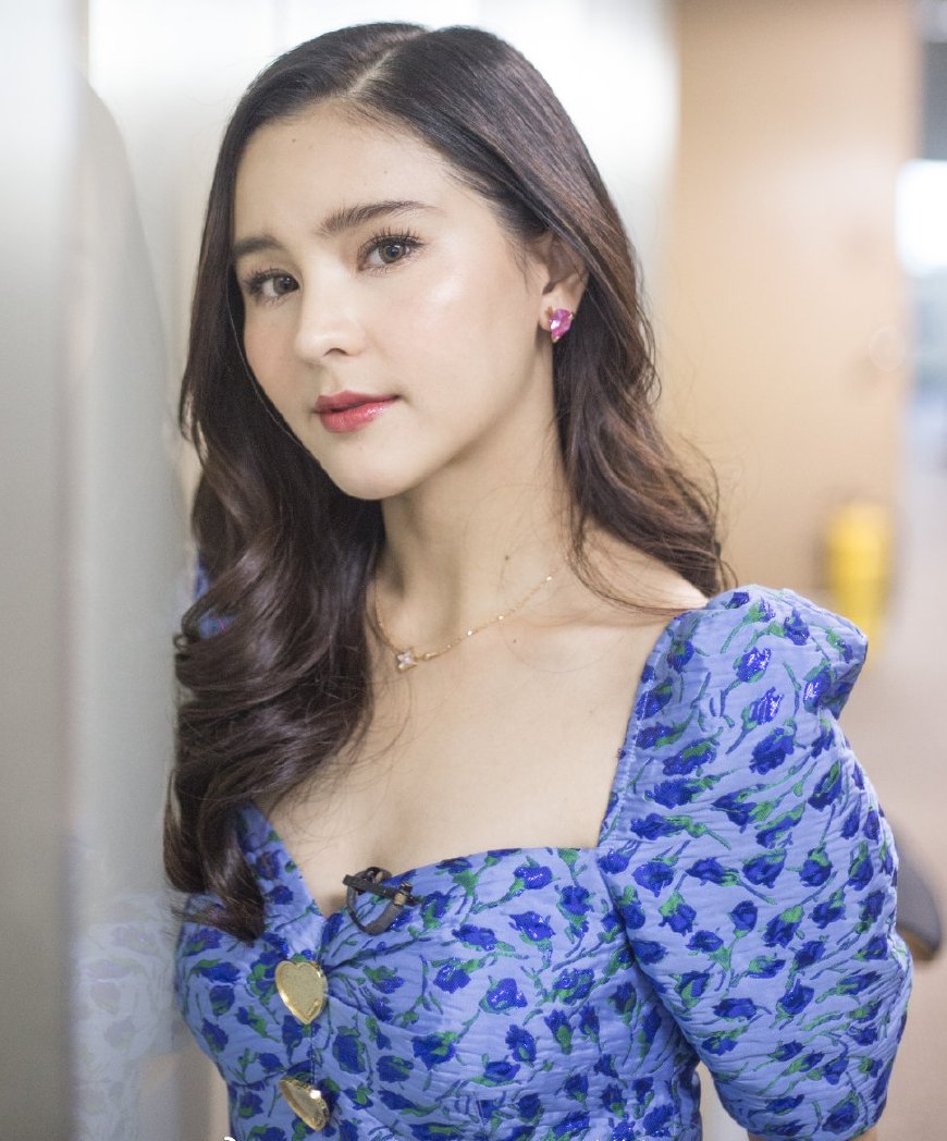 Chinese actress and Thai Thai star blue dress - iNEWS