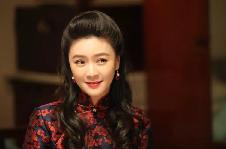 She fell in love with Lu Yi at first sight, but married a rich man at ...