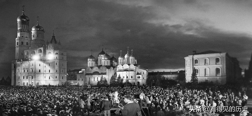 Old Soviet photos Moscow in the 1950s was as brilliant as fireworks - iNEWS