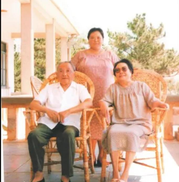 Deng Xiaoping's five children have different fates: the eldest son is ...