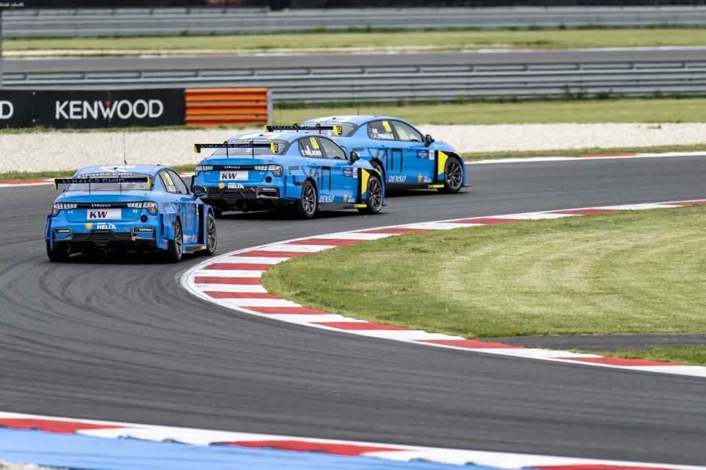 Cyan blue is the color that belongs to the champion - iNEWS