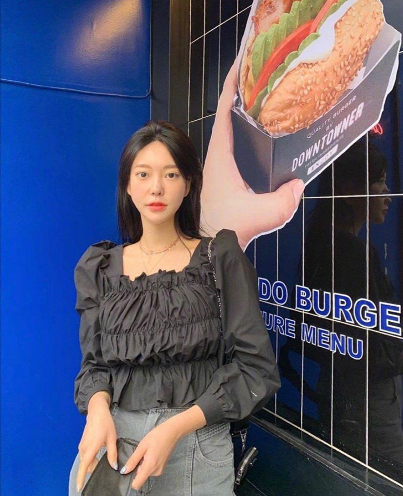 Korean bloggers' outfits are simple, stylish and stylish, and they ...