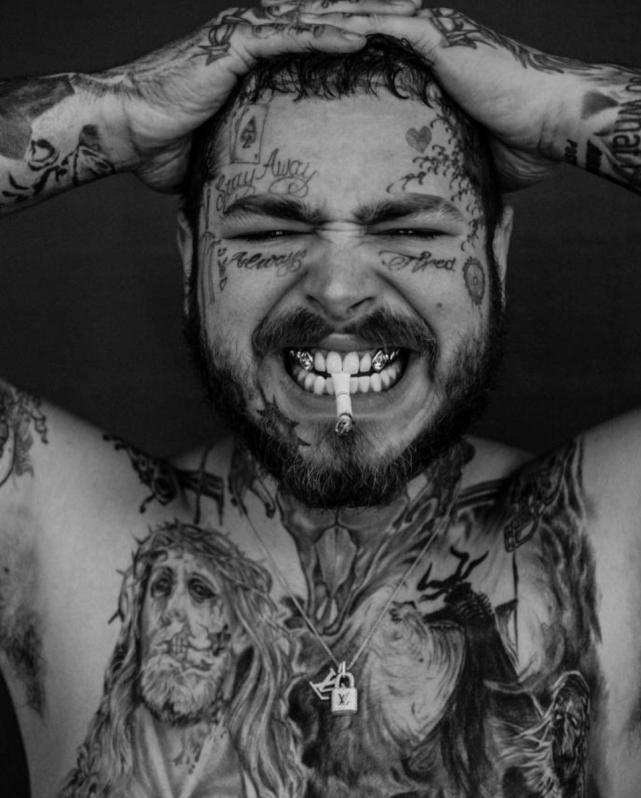 Human body modification!American singers have 10 million diamond teeth ...