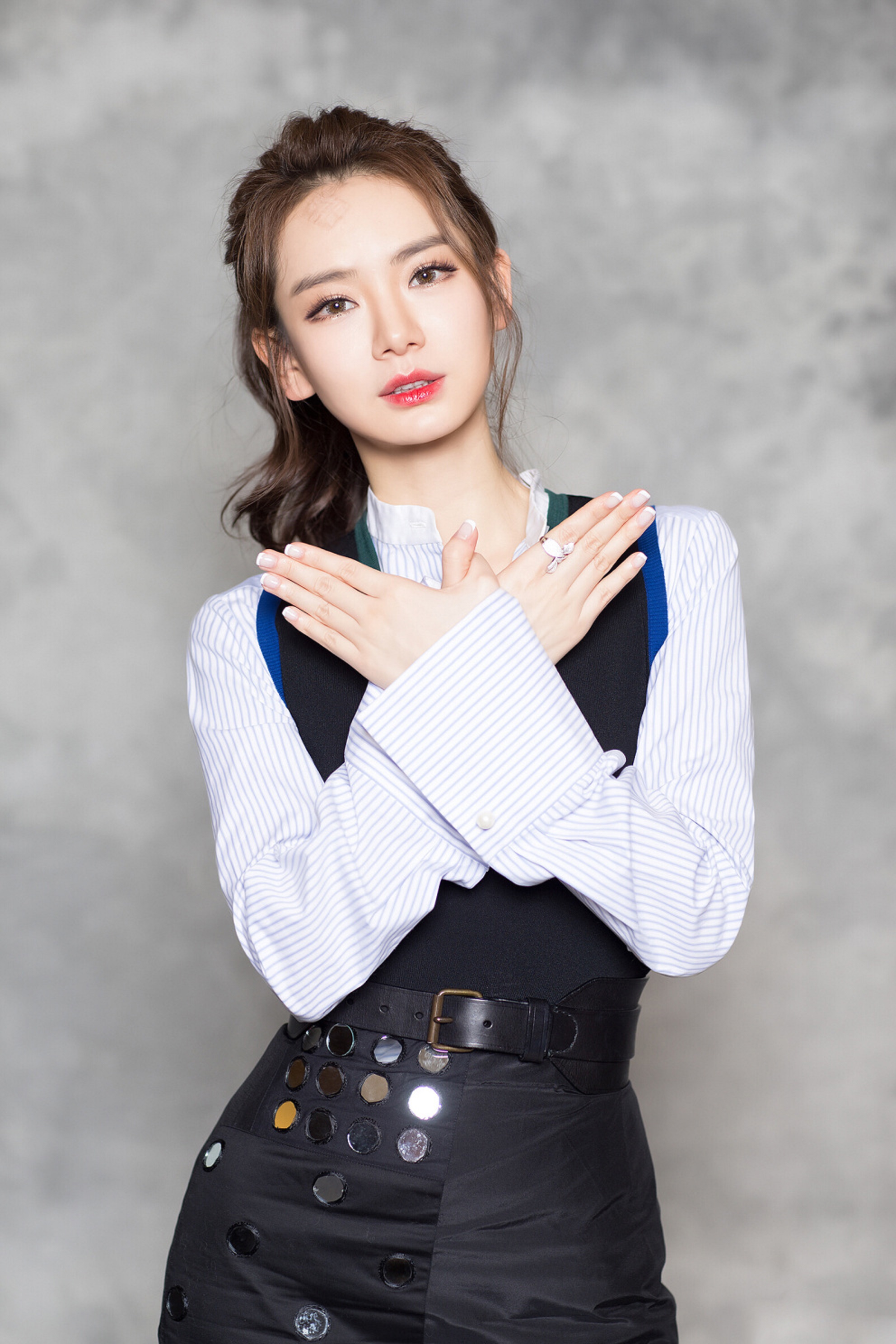 In order to prove that she was thin, Qi Wei "stole through" her ...